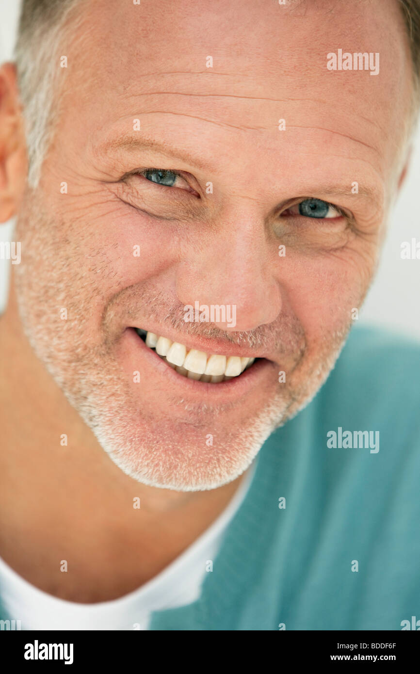 Portrait of a man smiling Stock Photo - Alamy