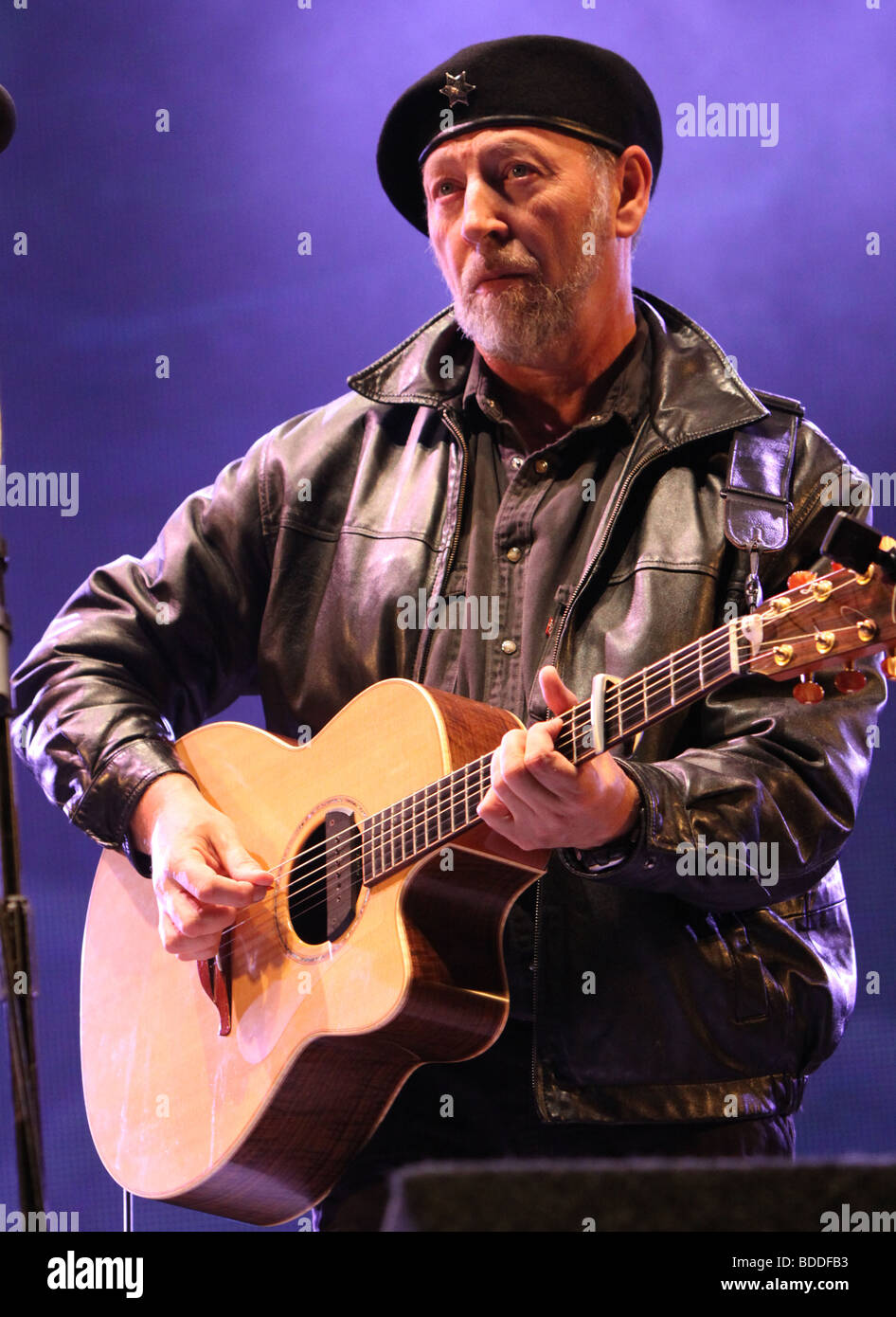 Richard thompson fairport convention hi-res stock photography and ...