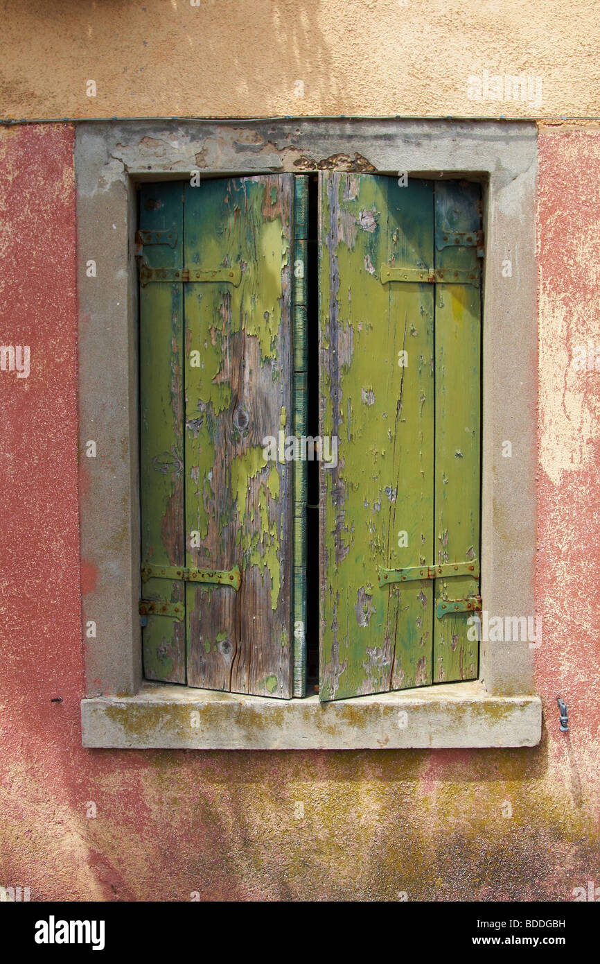 old green window Stock Photo - Alamy