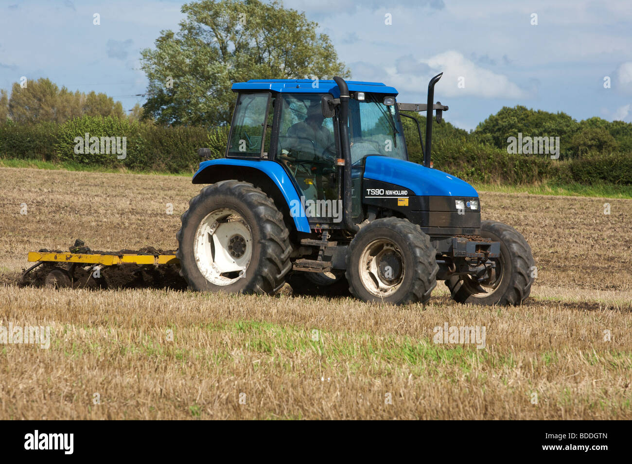 New Holland TS90 4WD Tractor Stock Photo - Alamy