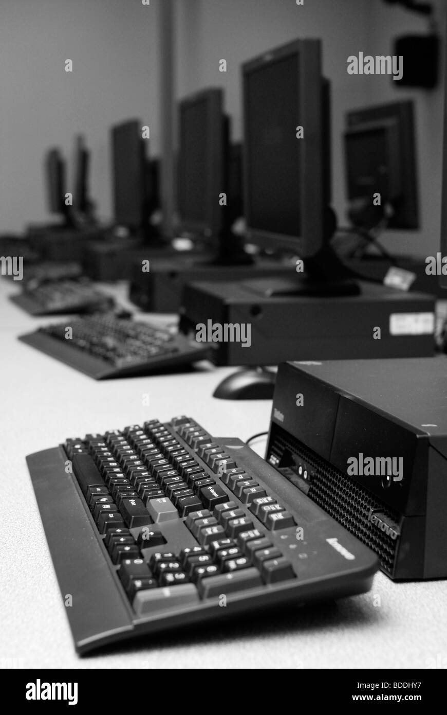 School computer lab classroom Stock Photo - Alamy