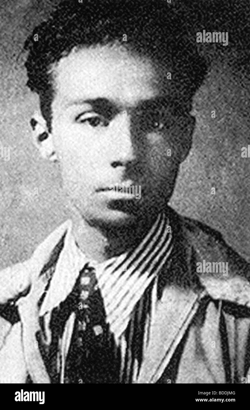 PRIMO LEVI Italian novelist in 1940 Stock Photo - Alamy