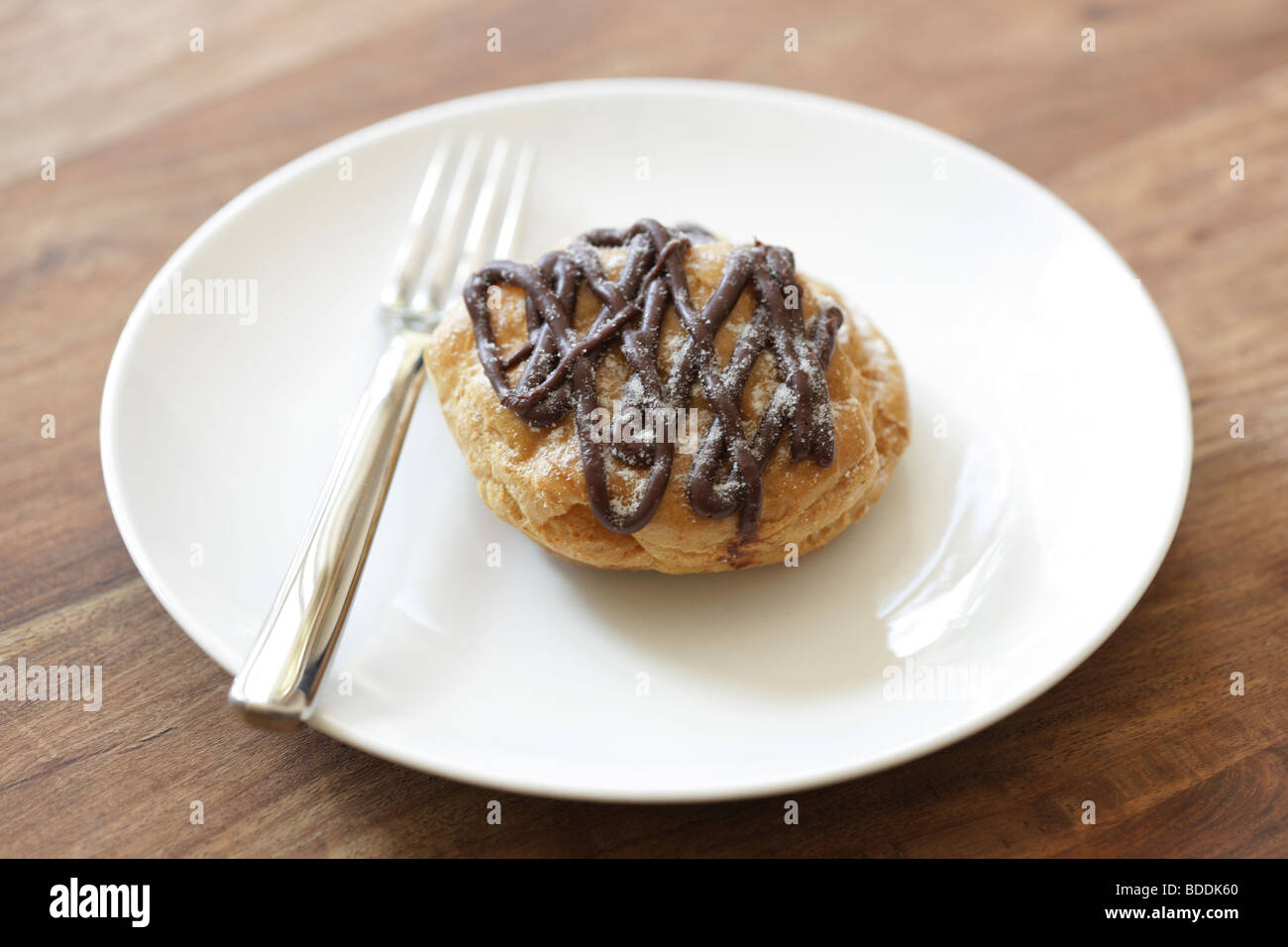 Buns cakes plates hi-res stock photography and images - Alamy