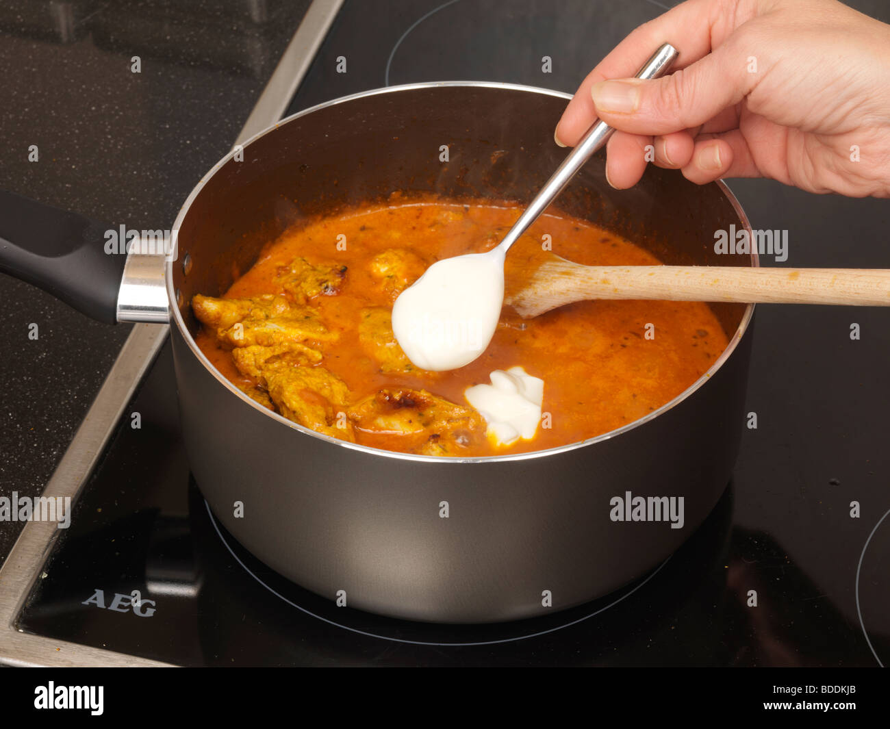 Yogurt yogurt sauce hi-res stock photography and images - Alamy