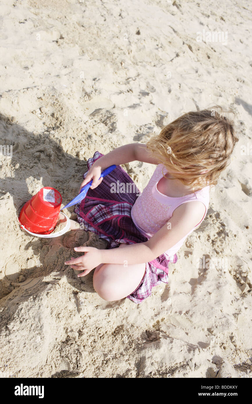 Burrying hi-res stock photography and images - Alamy