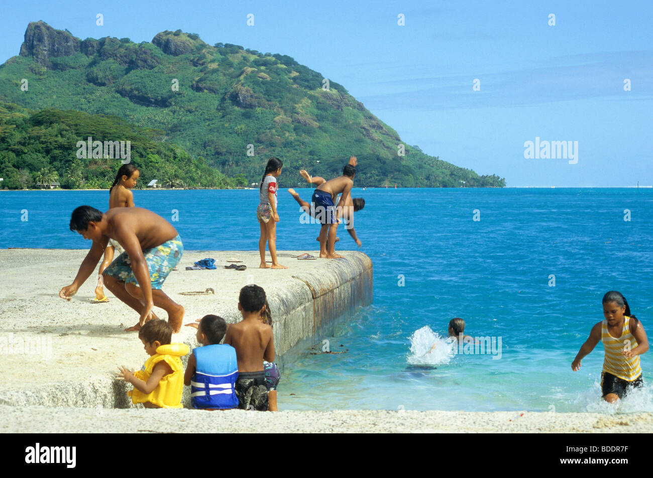 Polynesian children playing hi-res stock photography and images - Alamy