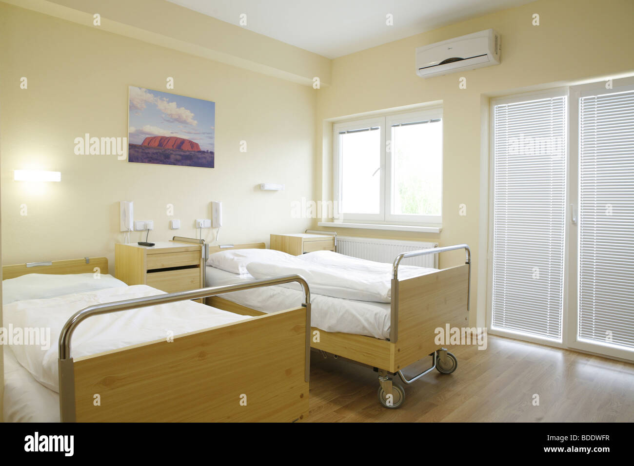 Empty hospital ward Stock Photo - Alamy