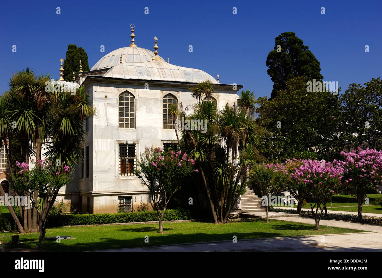 A building set within the Topkapi Palace gardens Stock Photo - Alamy