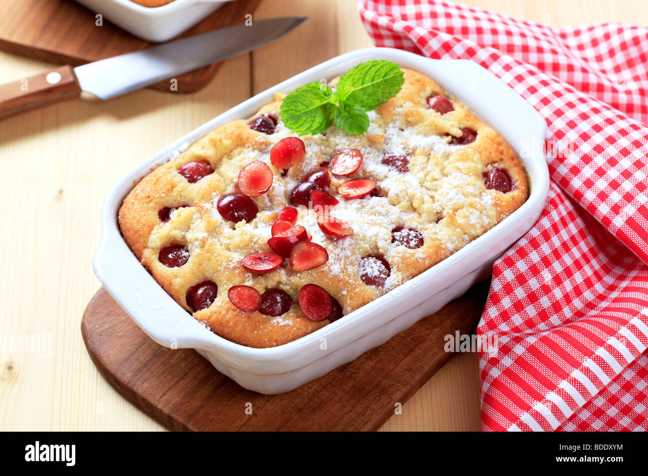 Rectangular cake hi-res stock photography and images - Alamy