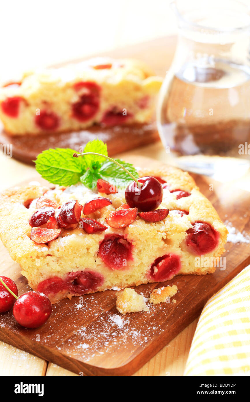 Cherry sponge slice hi-res stock photography and images - Alamy