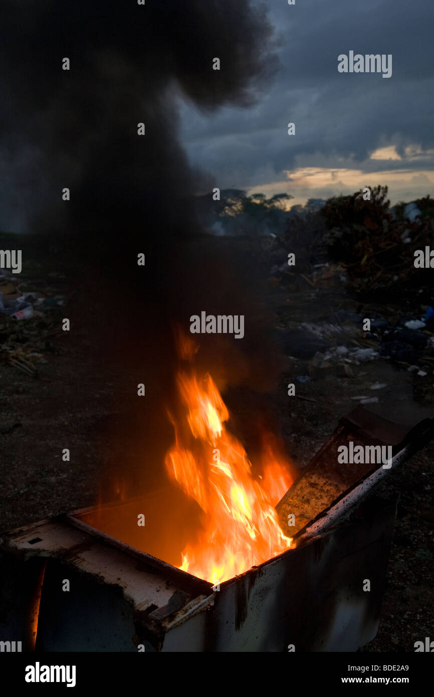 Fire in garbage dump hi-res stock photography and images - Alamy