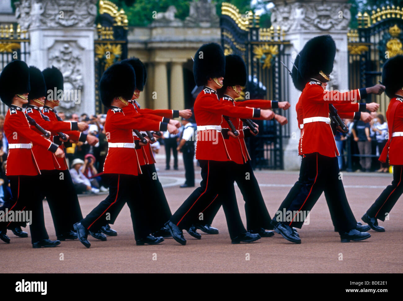 Changing of the Queen’s guard at Buckingham Palace London England ...