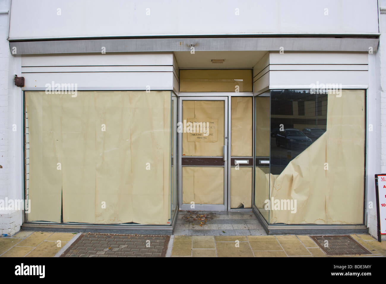 Run down high street hi-res stock photography and images - Alamy