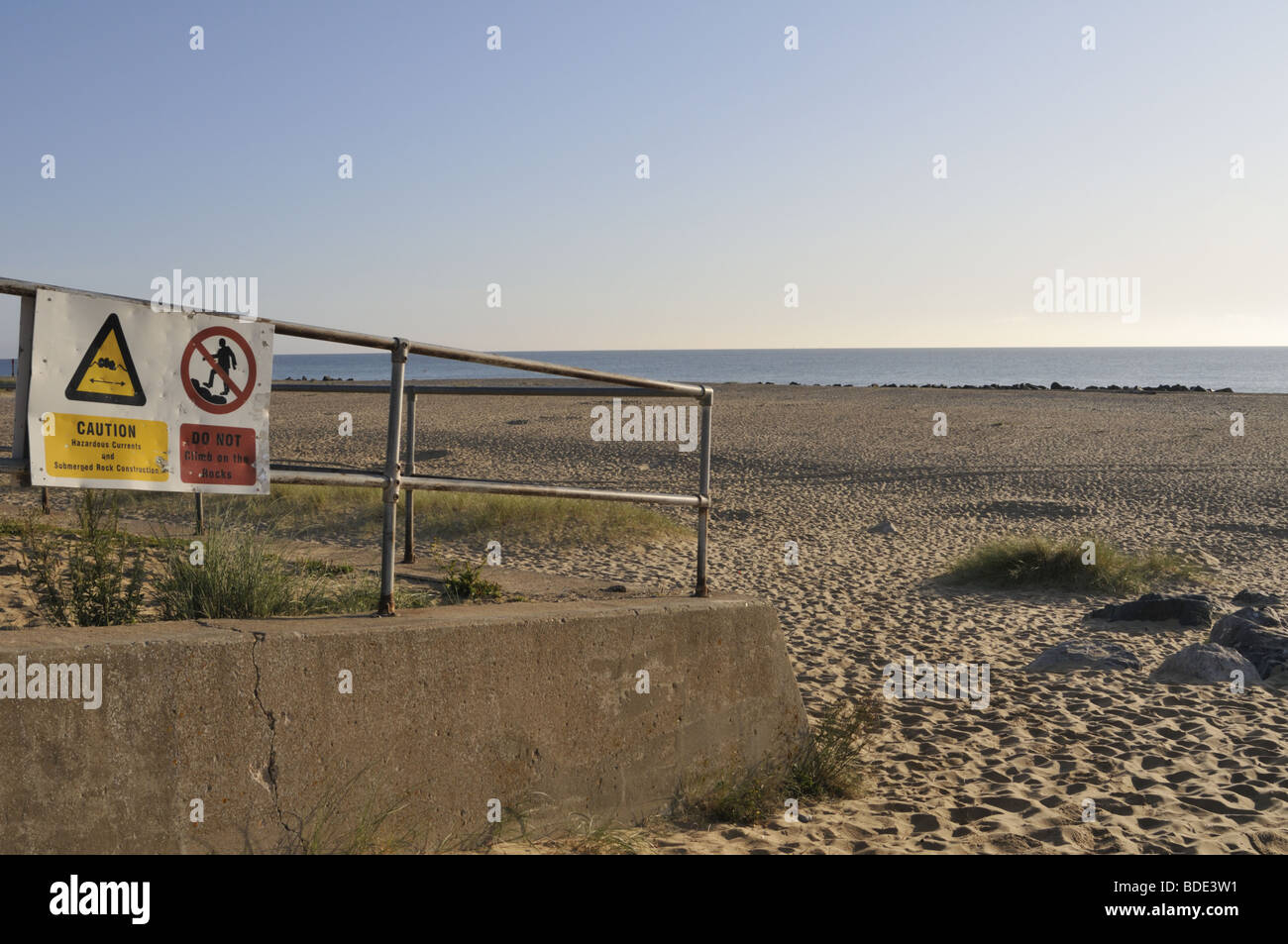 Warning signs on uk beach hi-res stock photography and images - Alamy