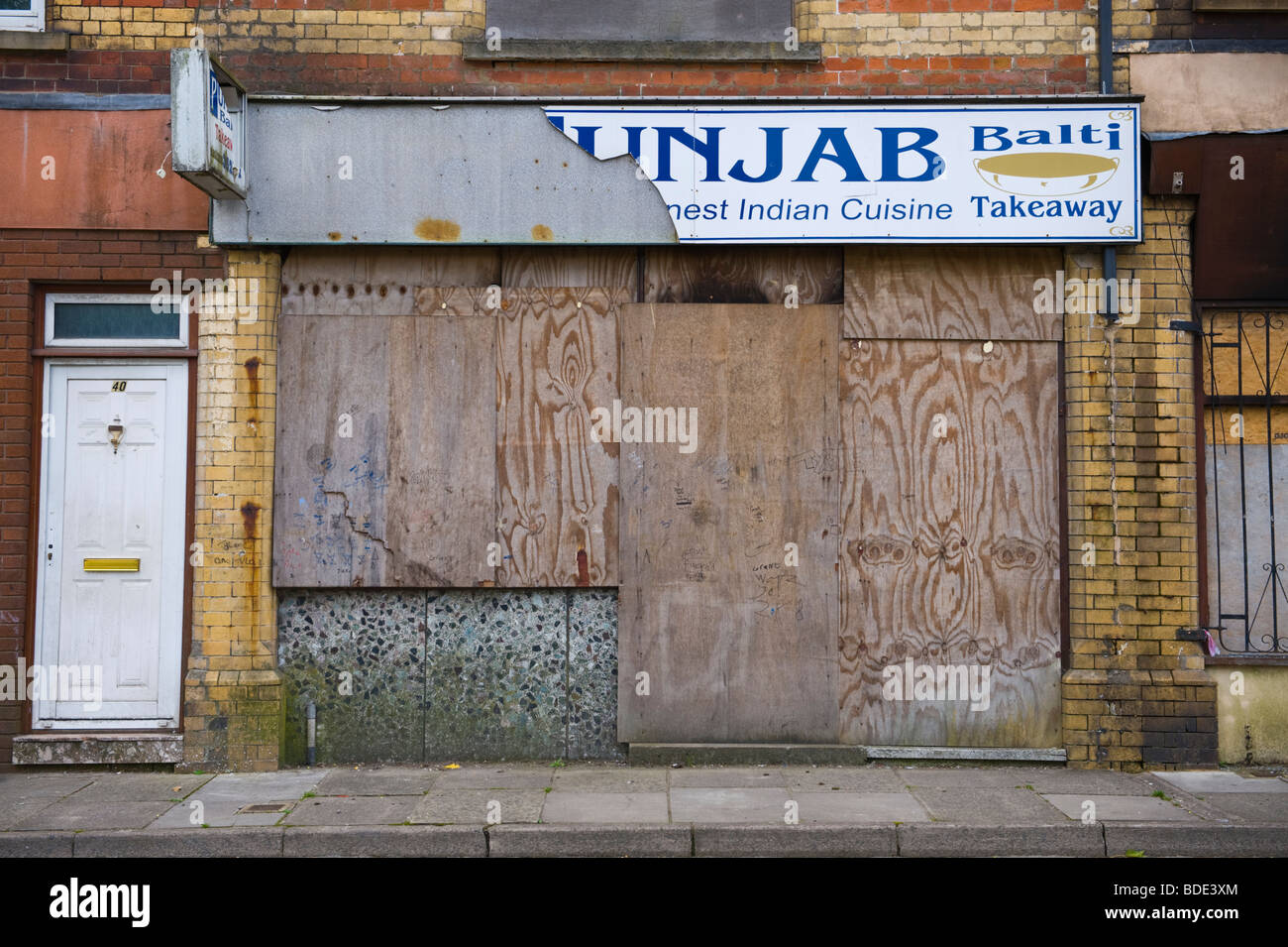 Boarded Up Shop Front Stock Photos & Boarded Up Shop Front Stock Images ...