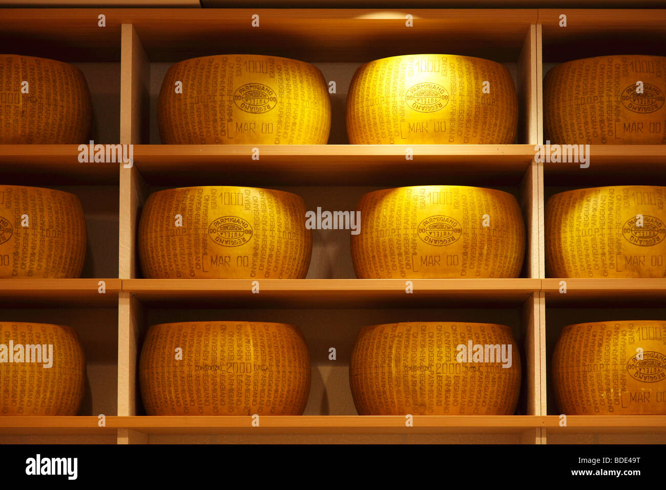 Switzerland cheese shop hi-res stock photography and images - Alamy