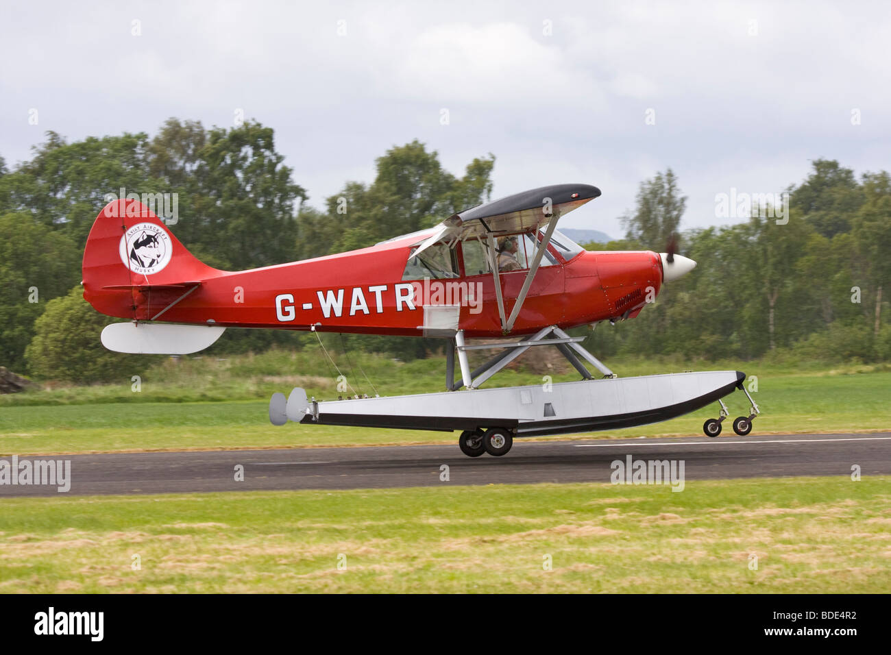 High wing aircraft hi-res stock photography and images - Alamy