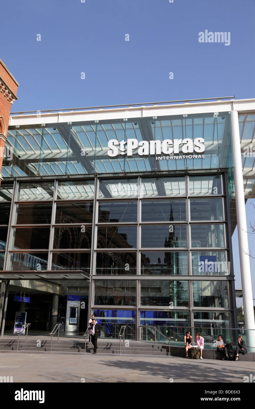 entrance to st pancras international rail station pancras road london ...