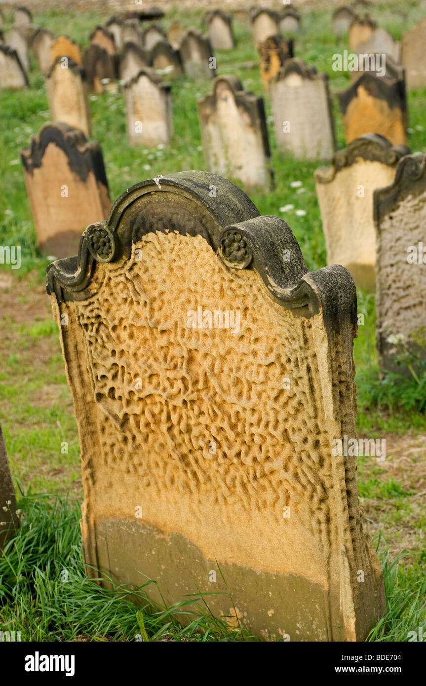 Weather worn gravestone hi-res stock photography and images - Alamy