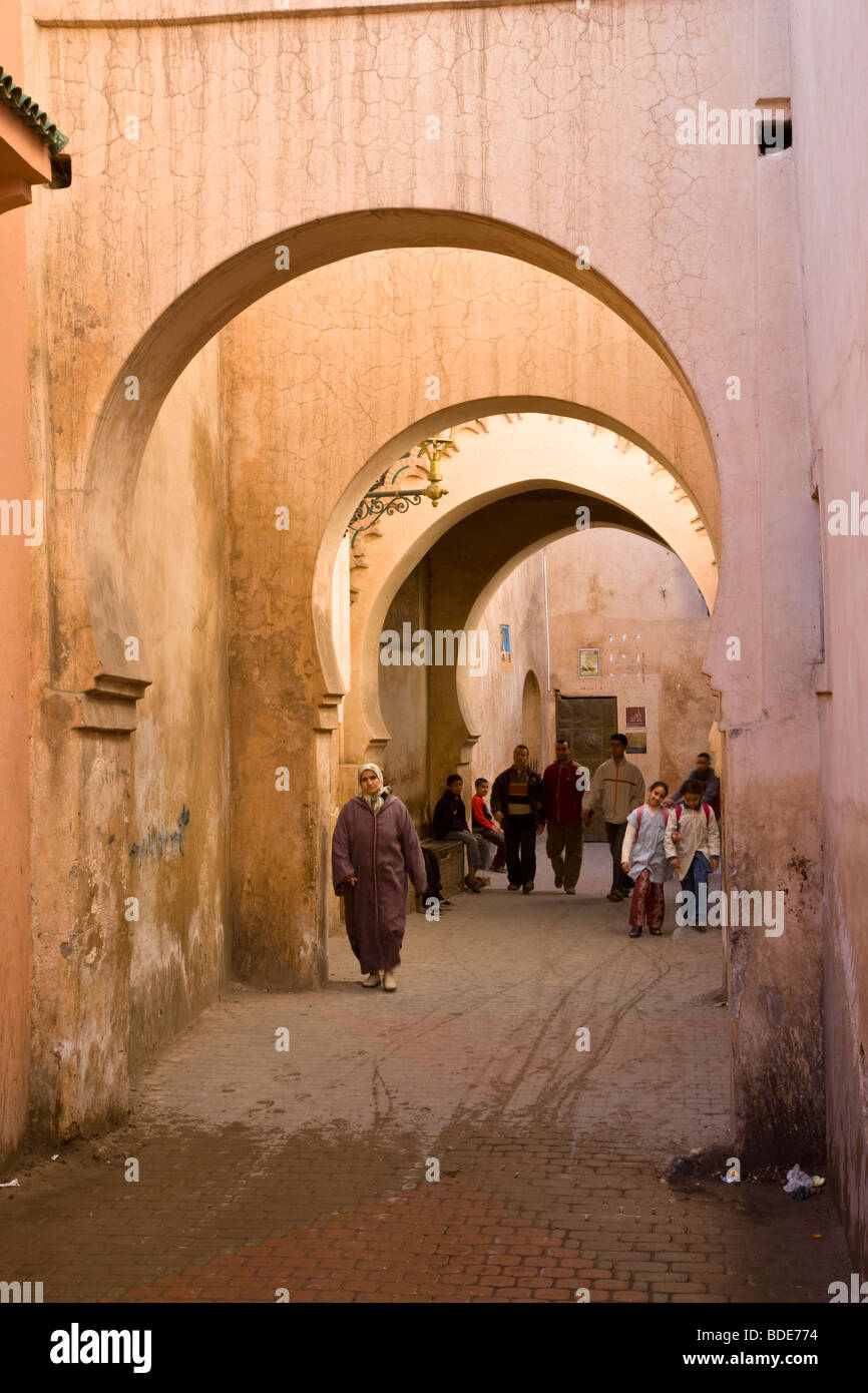Keyhole arches hi-res stock photography and images - Alamy