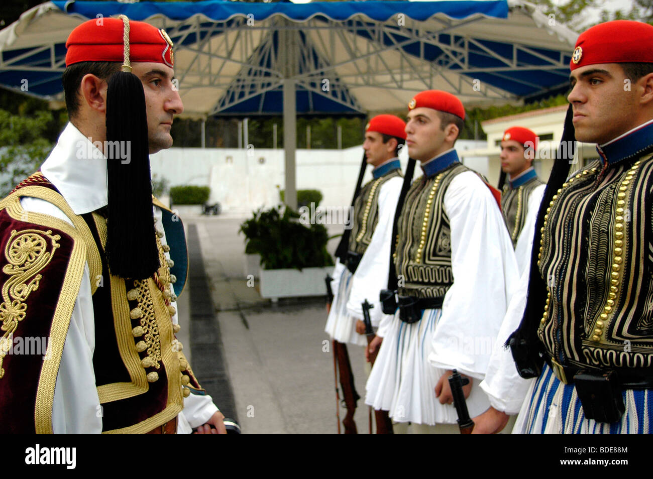 Evzonoi hi-res stock photography and images - Alamy