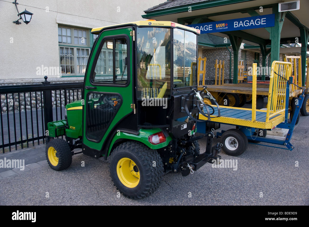 John deere mini tractor used hi-res stock photography and images - Alamy