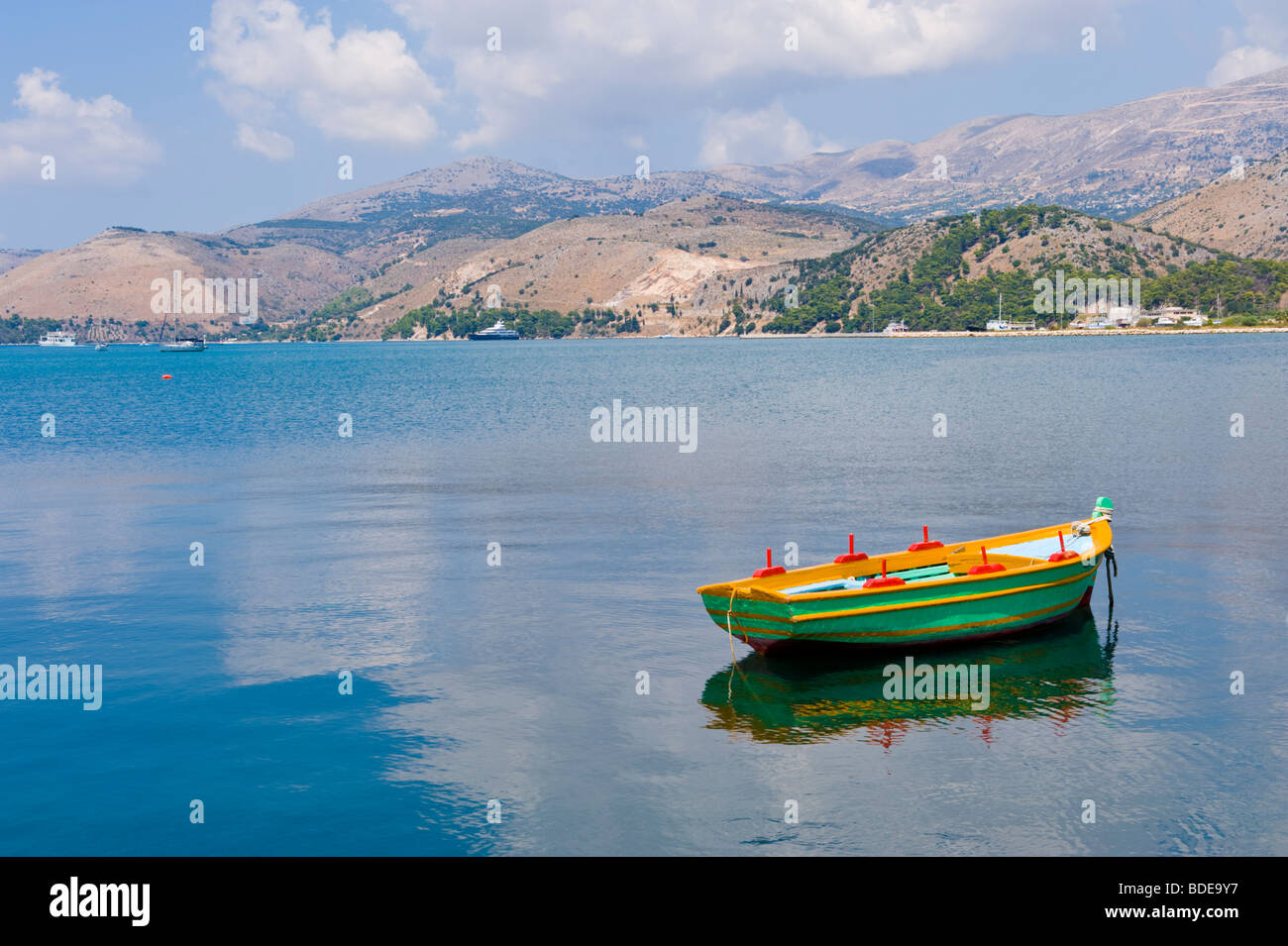 Green rowing boat hi-res stock photography and images - Alamy