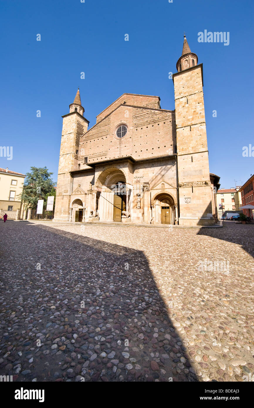 Duomo of fidenza hi-res stock photography and images - Alamy