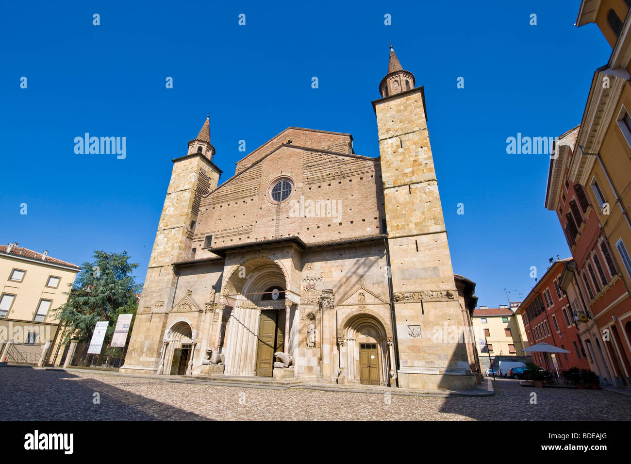Duomo of fidenza hi-res stock photography and images - Alamy
