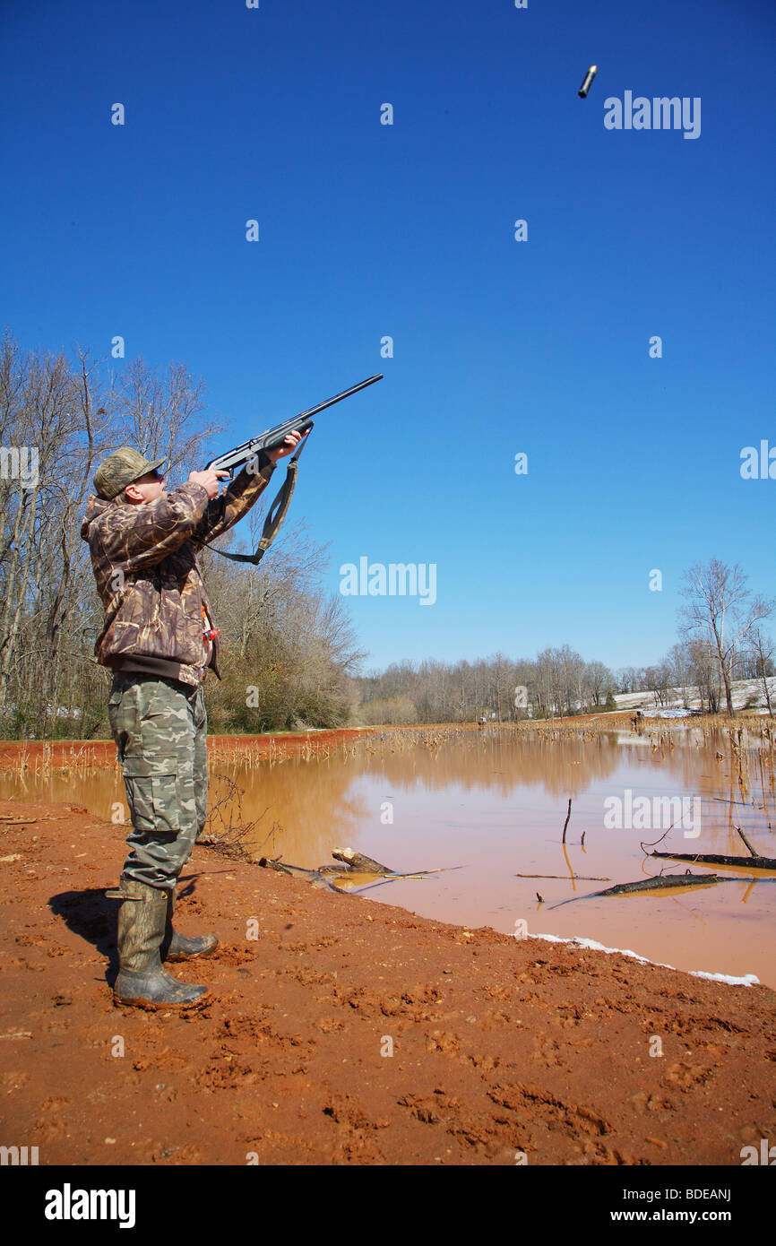 Waterfowl shooting hi-res stock photography and images - Alamy