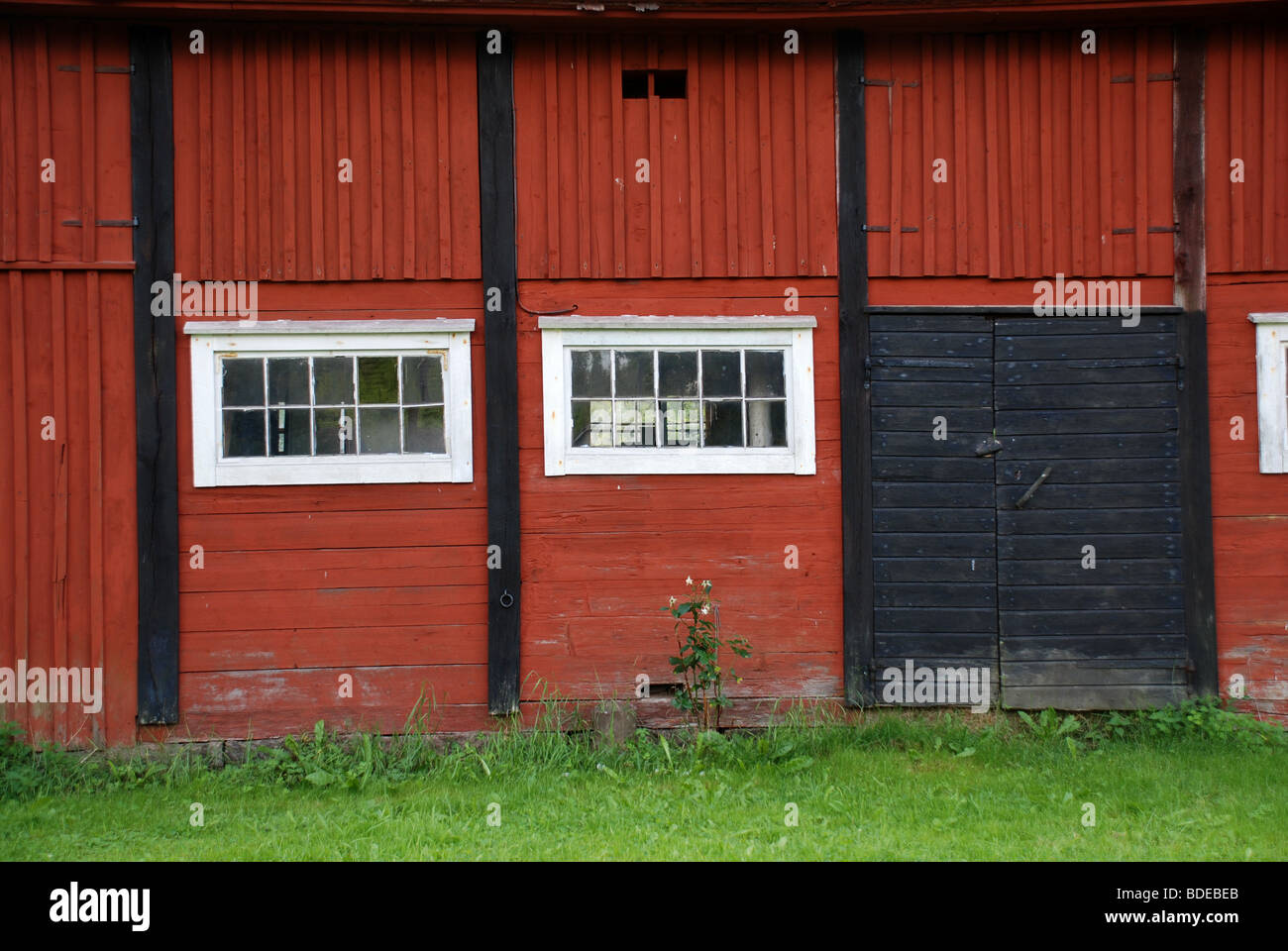 Red black barn hi-res stock photography and images - Alamy