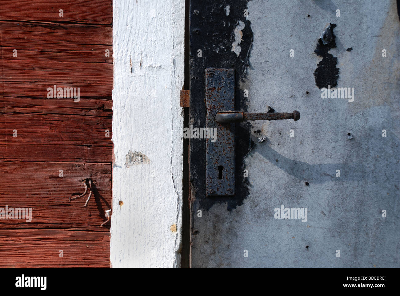 Old rusty door handle hi-res stock photography and images - Alamy