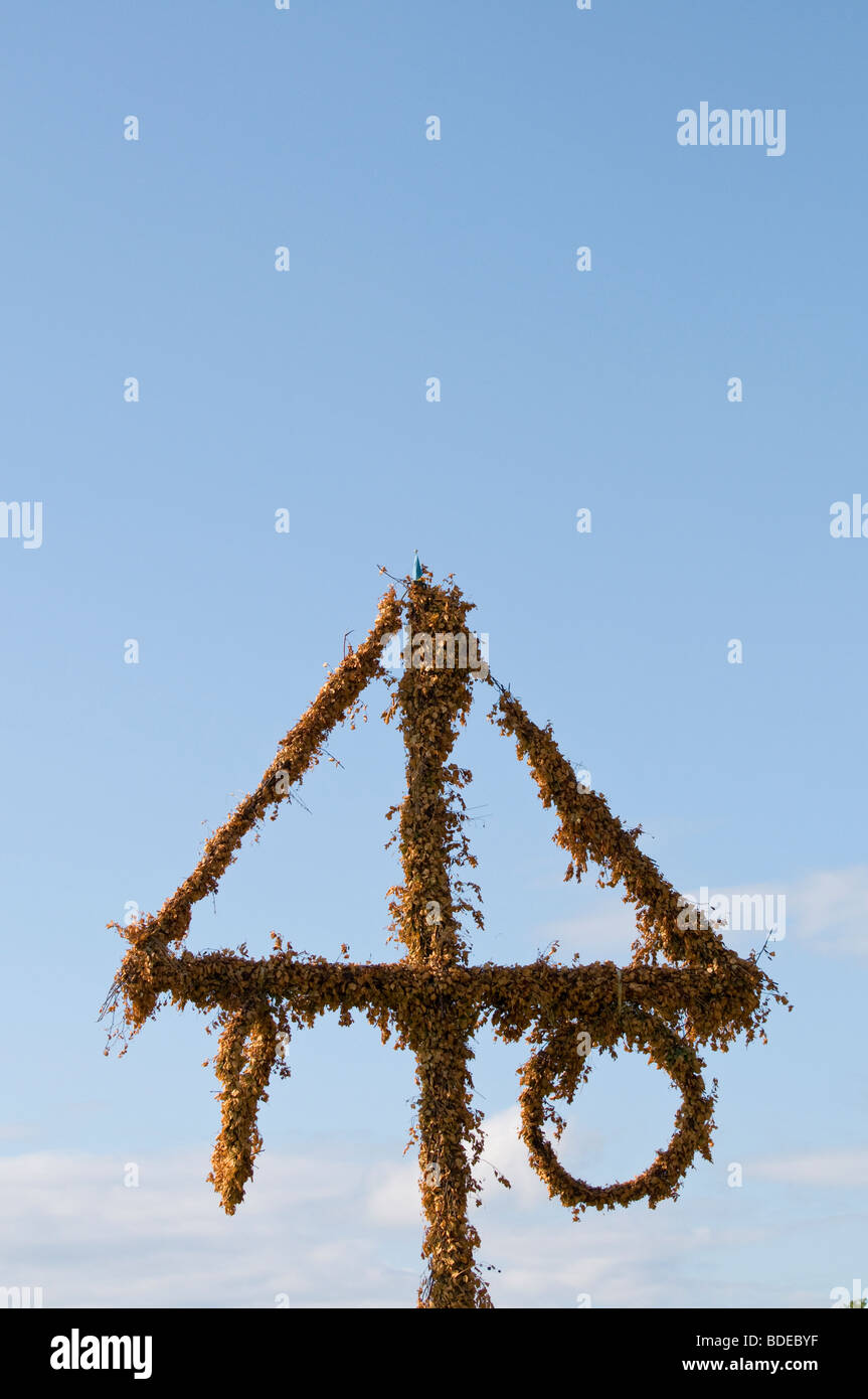 Maypole sign hi-res stock photography and images - Alamy