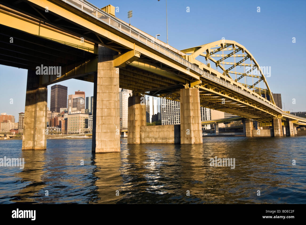 Yellow bridge in downtown pittsburgh hi-res stock photography and ...
