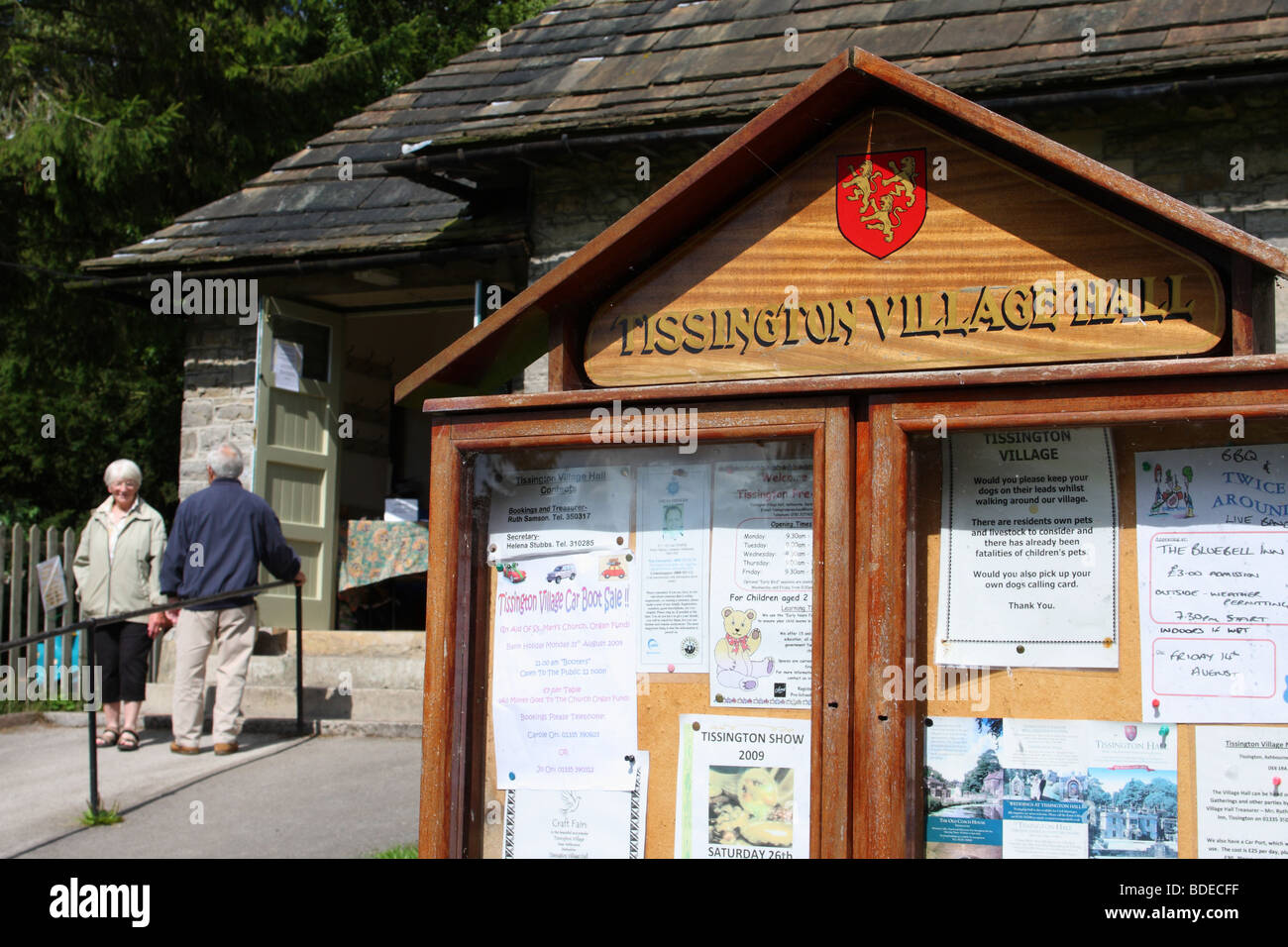 Village hall sign hi-res stock photography and images - Alamy