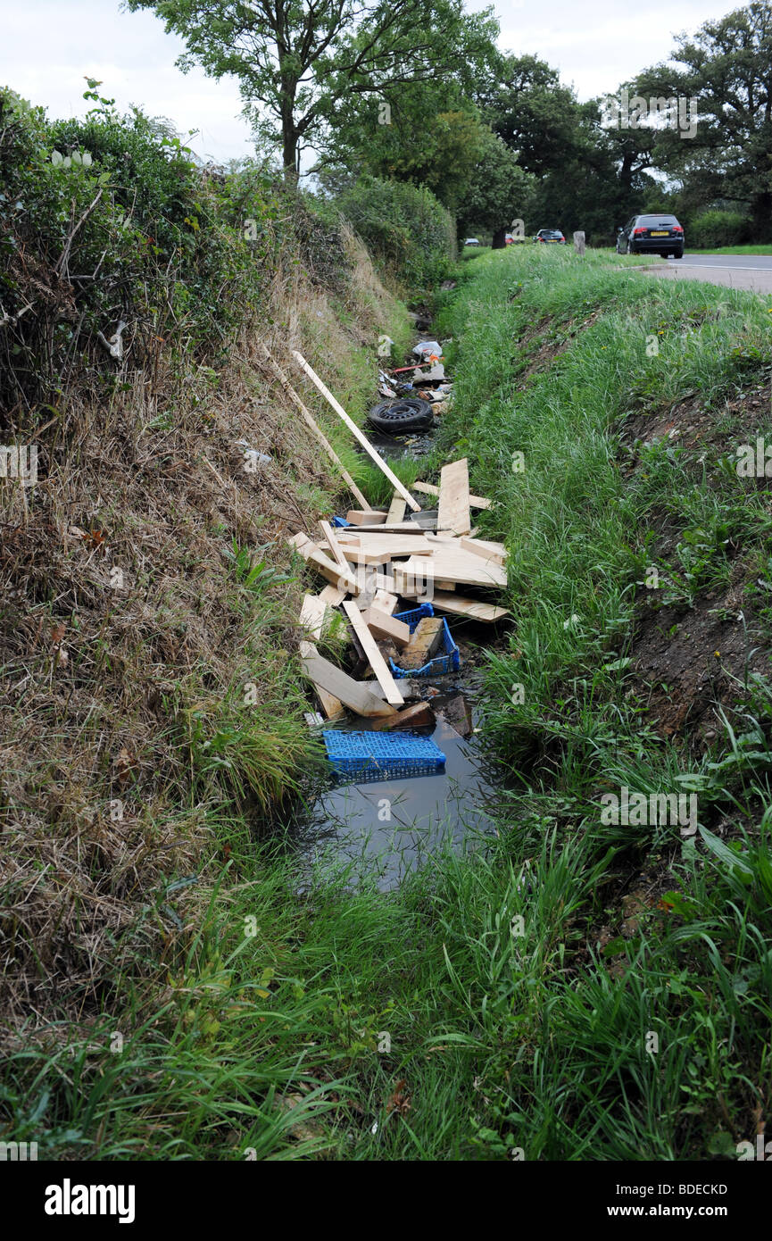 Litter fly tipping hi-res stock photography and images - Alamy