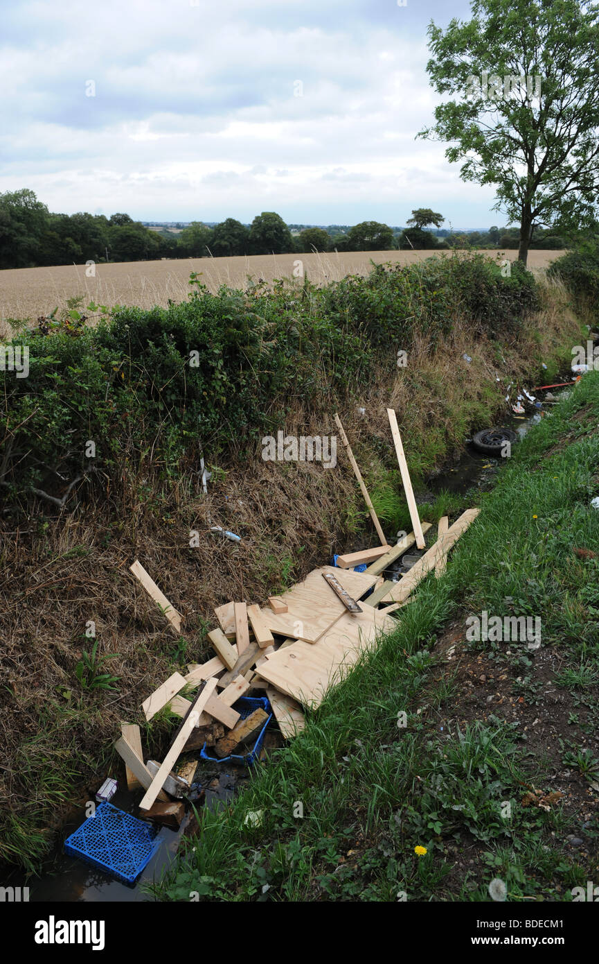 Litter fly tipping hi-res stock photography and images - Alamy