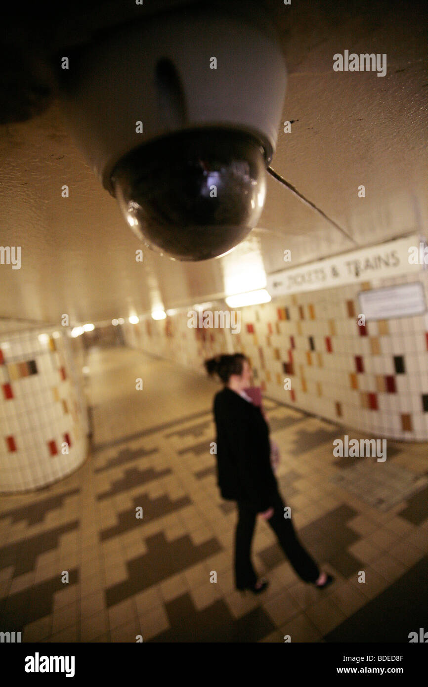 Subway security hi-res stock photography and images - Alamy