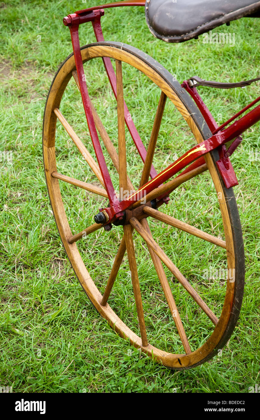 Vintage cycle hi-res stock photography and images - Alamy