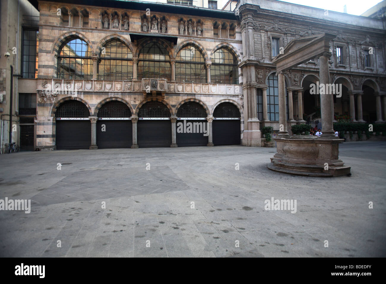 Merchants square hi-res stock photography and images - Alamy