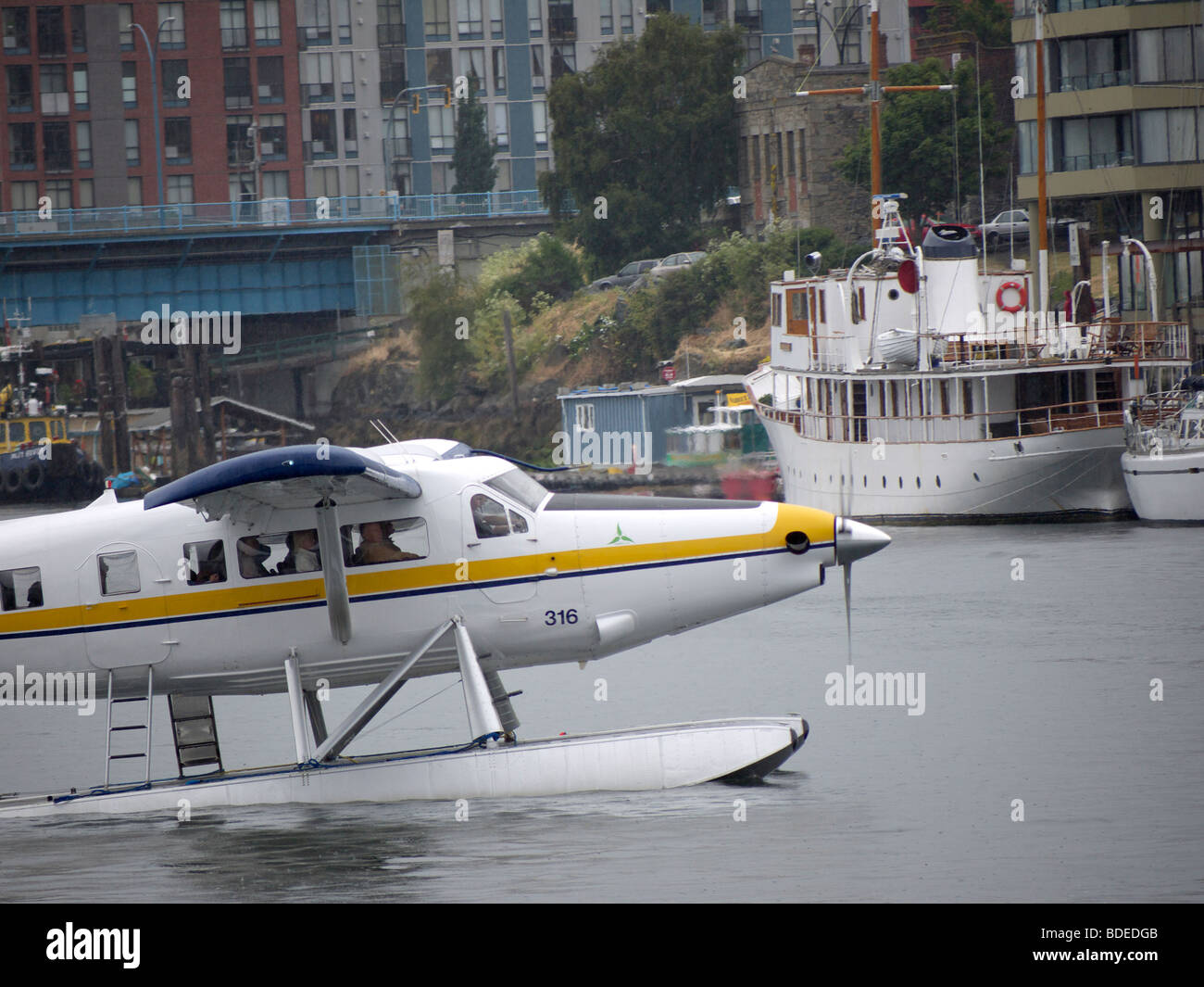 Seaplanes victoria vancouver island hi-res stock photography and images ...