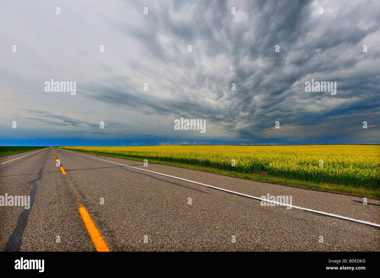 Southern alberta landscape hi-res stock photography and images - Alamy