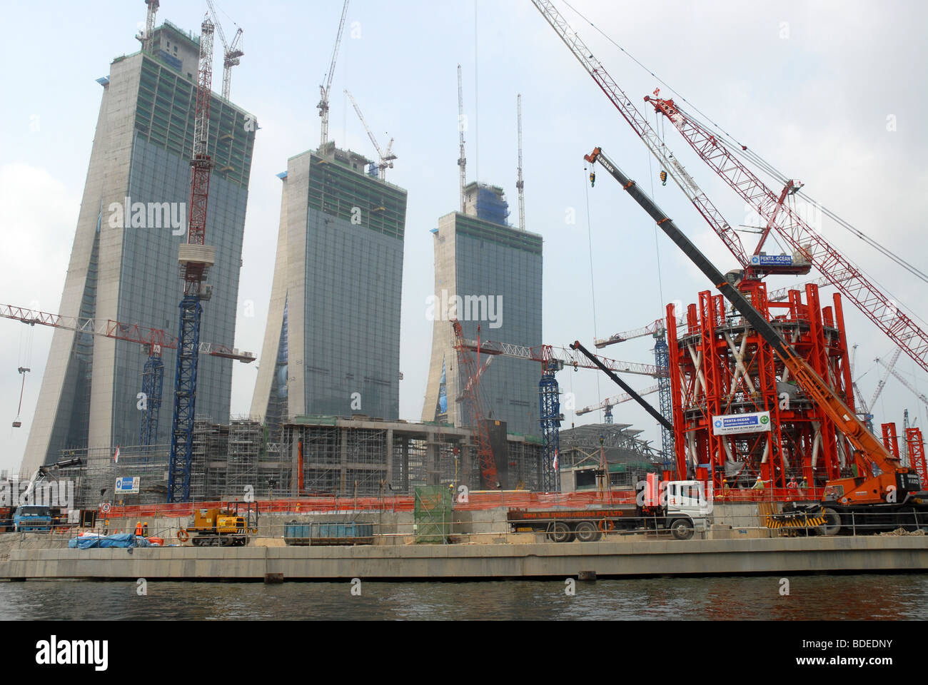 Marina Bay Sands(under construction), Singapore Stock Photo - Alamy