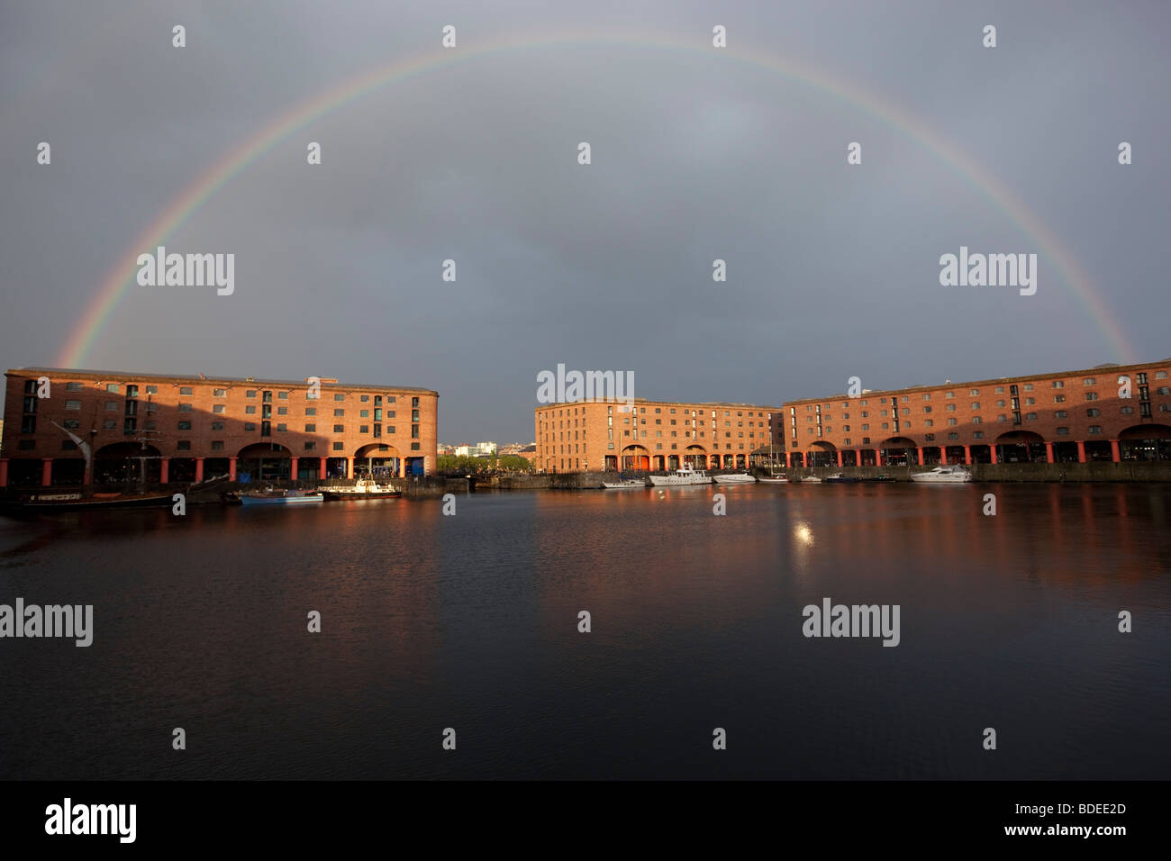 180 degree rainbow hi-res stock photography and images - Alamy