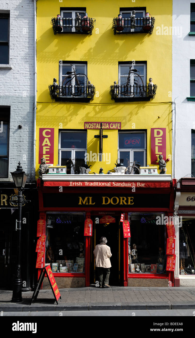 High street cafe coffee hi-res stock photography and images - Alamy