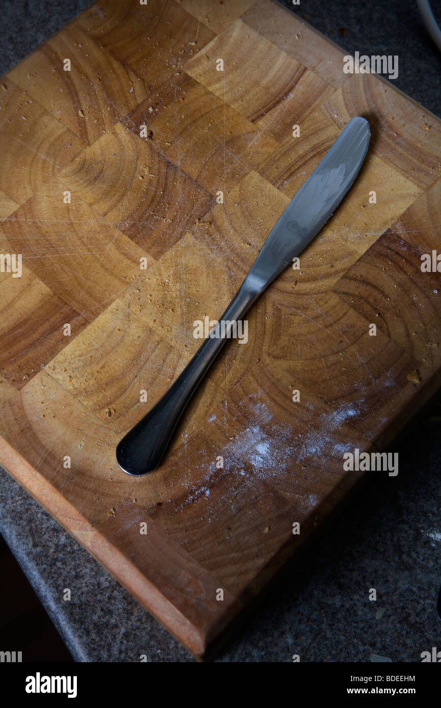 Dirty kitchen chopping board knife hi-res stock photography and images ...