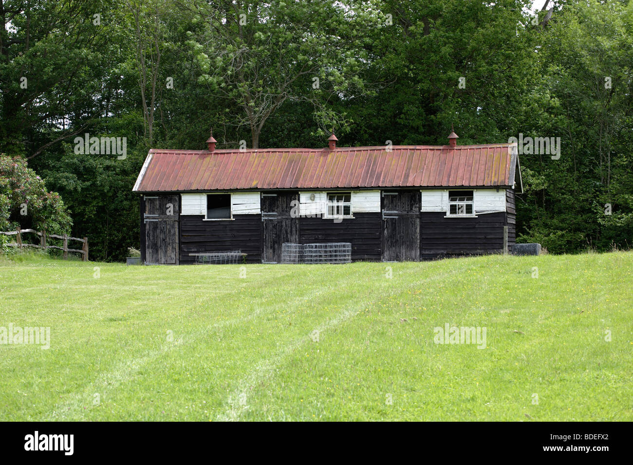 Old stables hi-res stock photography and images - Alamy