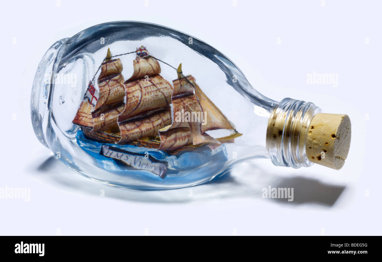 Ship inside a bottle hi-res stock photography and images - Alamy