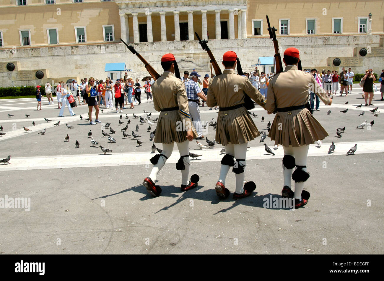 Evzonoi parading at the Monument of the Unknown Soldier Stock Photo - Alamy