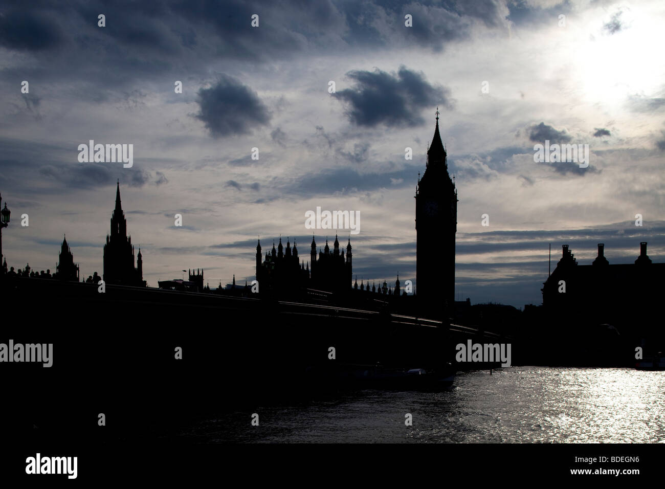 Silhouette De Big Ben Free Moonlit Romantic Silhouette Image